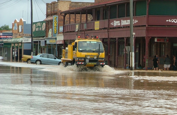 4VL and 2WEB covering the outback floods - RadioInfo Australia