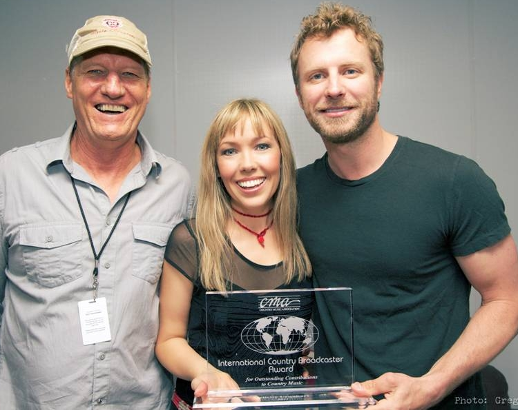 ABC broadcaster wins American country music award - RadioInfo Australia