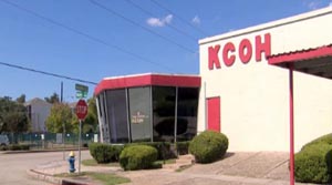 Radio personality off the air after accusing boss of fraud - RadioInfo ...