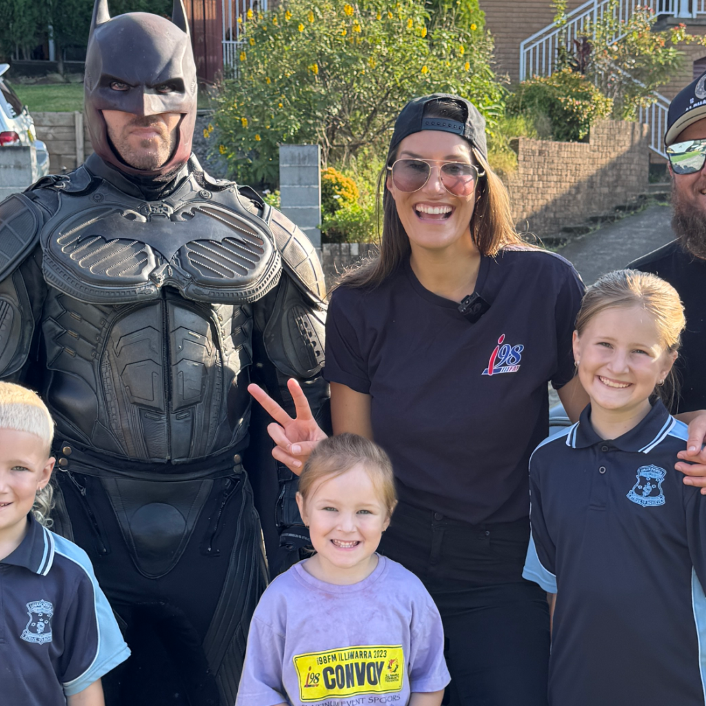 i98FM delivers young competition winner Bat 2 School - RadioInfo Australia