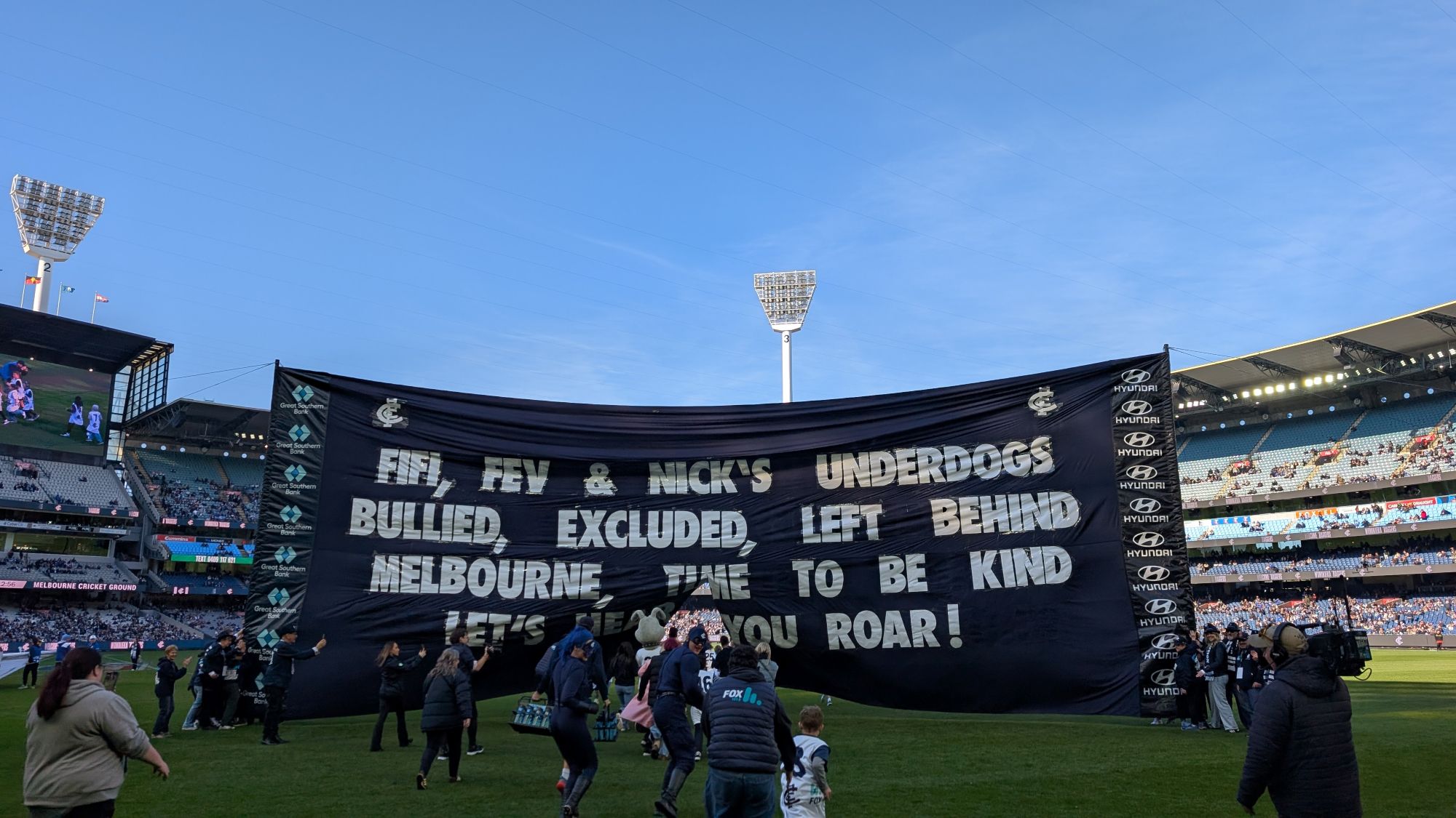 Fifi, Fev and Nick's Underdogs have their day at the MCG - RadioInfo ...